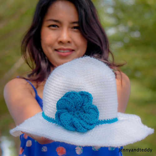 Ravelry: wide brim sun hat pattern by jennyandteddy