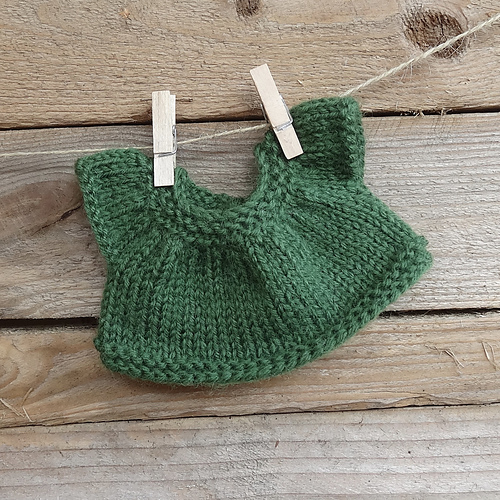 Ravelry: Petit chaperon pattern by Muriela
