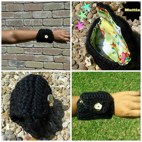 Ravelry: Wrist Wallet pattern by R. W.