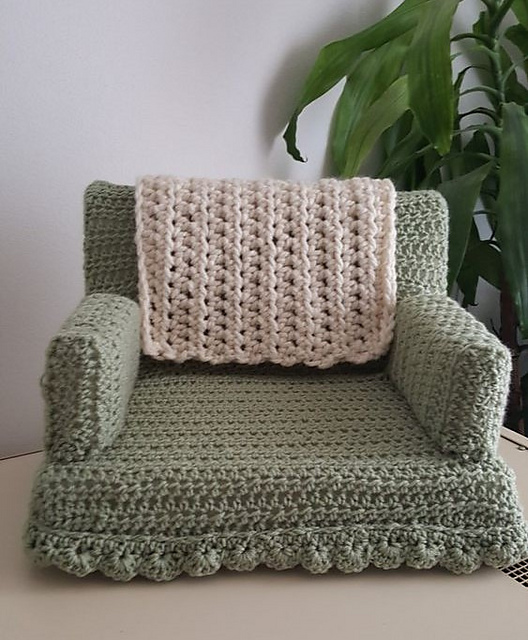 Ravelry: Small cat couch pattern by Mary Wright