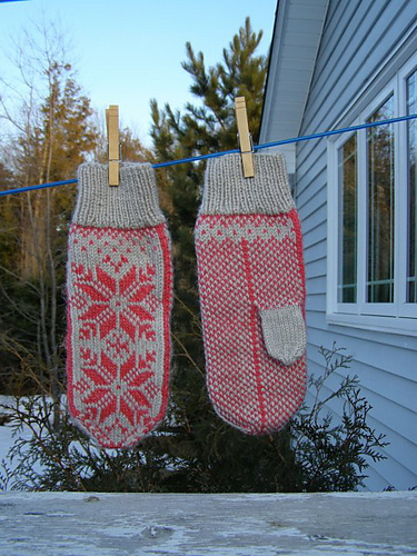 Ravelry: NORDIC II Mitten pattern by MICHELLE CZYZO