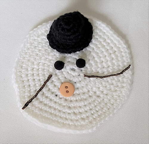 Ravelry: Melted Snowman Ornament pattern by Lisa Ferrel