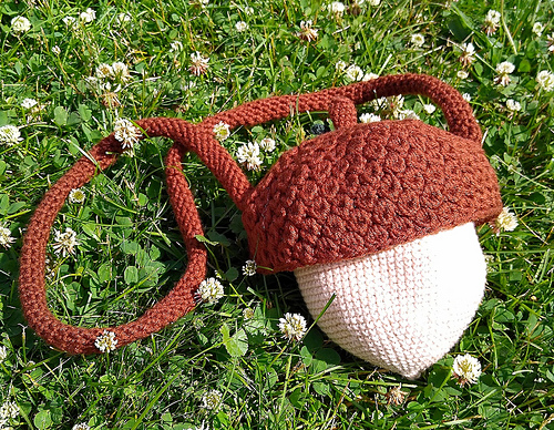 Ravelry: Acorn Bag and Oak Leaf pattern by Meg Nelson