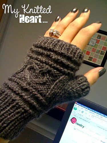 Ravelry: Heart You Fingerless Gloves pattern by Elizabeth Suarez