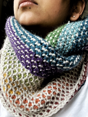 Ravelry: Rainbow Infinity Scarf pattern by Roeska Blankevoort