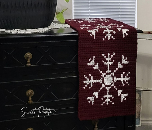 Ravelry: Winter Snowflake Table Runner pattern by Sweet Potato 3