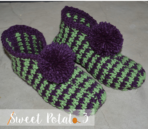 Ravelry: Comfy Houndstooth Slippers pattern by Sweet Potato 3