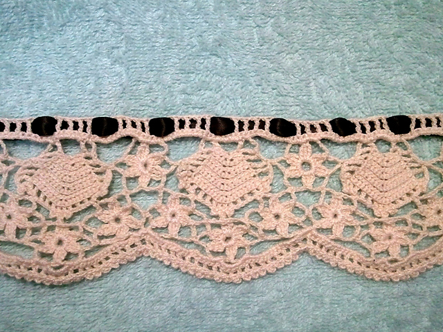 Ravelry: 3013 Flower Edging pattern by MYpicot