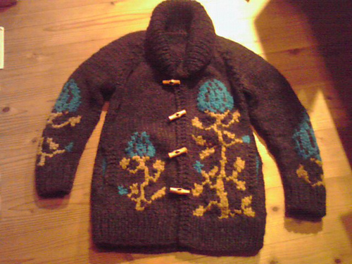 Ravelry: Long Cowichan pattern by naganasu