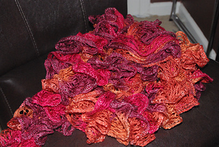 Ravelry: naiadfae's Frilly Knit Scarf