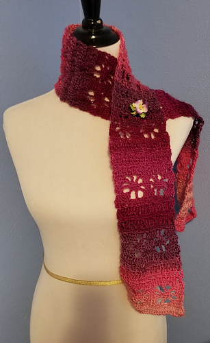 Ravelry: Fall Flowers Scarf pattern by Carolyn Calderon