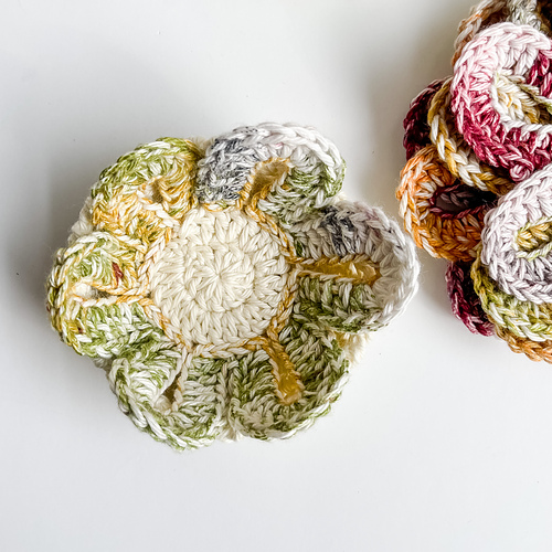 Ravelry: Blooming Flower Basket Coaster Set pattern by Tonya Bush