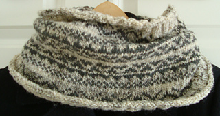 Ravelry: Salt and Pepper Cowl pattern by Nancy Wilson