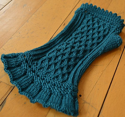 Ravelry: Fancy Gauntlets pattern by Nanika Bayliss