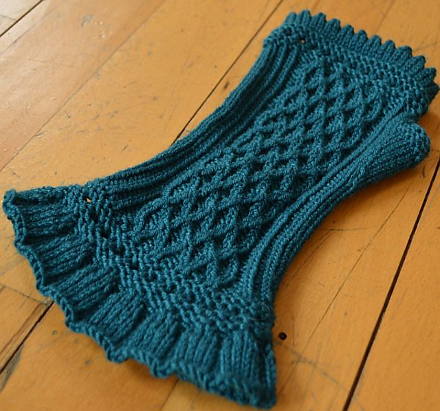 Ravelry: Fancy Gauntlets pattern by Nanika Bayliss