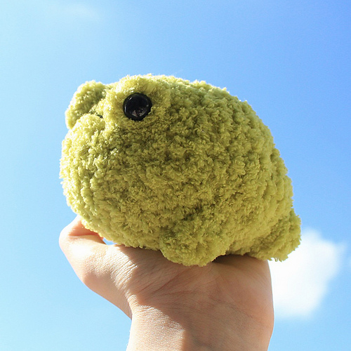 Ravelry: Rain Frog pattern by naomi crochet