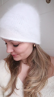 Ravelry: Angora Beanie pattern by Dziergane Niebo