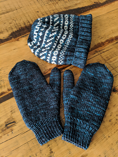 Stranded colourwork hat and matching double layer mittens : r/knitting