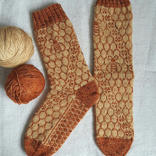 Ravelry: Bee Whisperer pattern by Natalie Sheldon