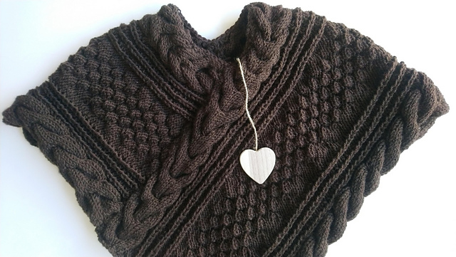 Ravelry: natlaine's Poncho "Triangle"