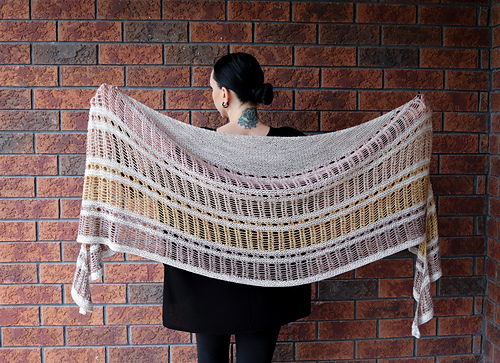 Ravelry: Hush pattern by Lisa Mutch