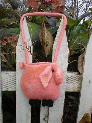 Ravelry: Little Pig Bag pattern by Sharon Braden