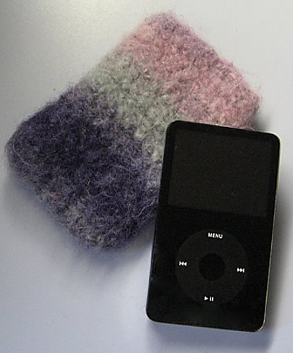 Ravelry: Felted iPod Jacket pattern by Noelle Barnes