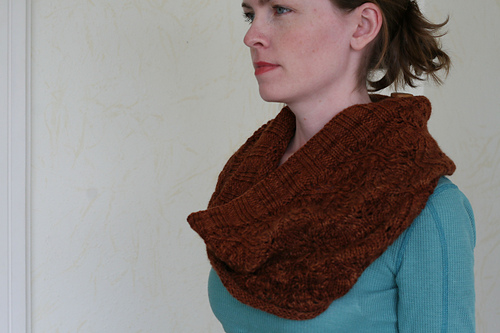Ravelry: Tsu Wrap pattern by Gretchen Ronnevik