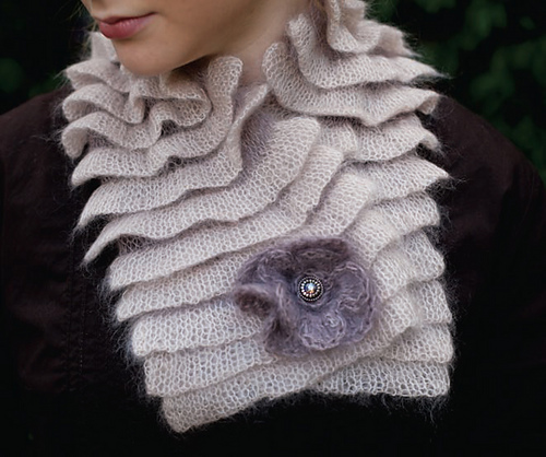 Ravelry: Pleated Neck Scarf pattern by Alana Dakos