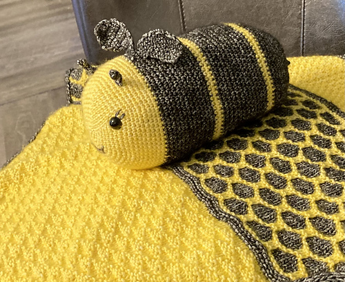 Ravelry: “Bee-atrice” Bee Stuffy pattern by Donielle Oliver Showvay