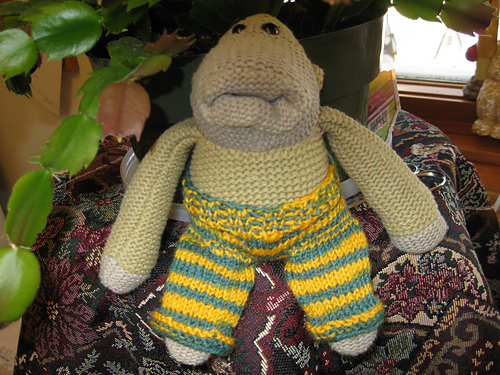 Ravelry: PG Tips Monkey Trousers pattern by Margaret Swanberg