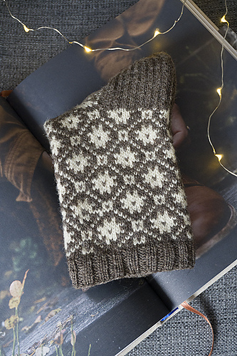 Ravelry: Sherbrooke socks pattern by Anna Radchenko