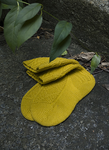 Ravelry: Golden grain socks pattern by Anna Radchenko