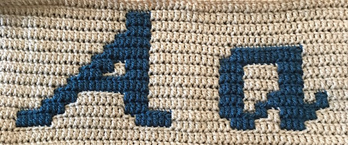 Ravelry: Mosaic Alphabet-D'Nealian font pattern by Heather Noble