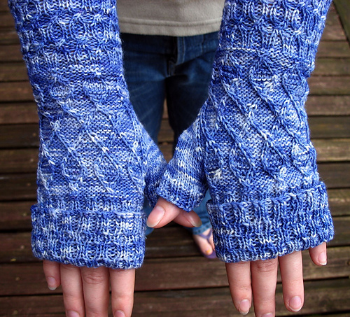 Ravelry: Twisty pattern by Karen Fournier