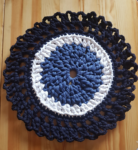 Ravelry: noraelogueil's Modern Crochet Place mat