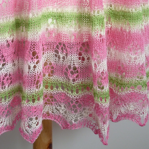 Ravelry: Estonian Hearts and Flowers Split Pi Shawl pattern by ...
