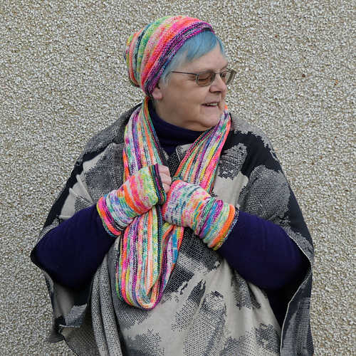 Ravelry: Mini Skein Cowl pattern by Elizabeth Lovick