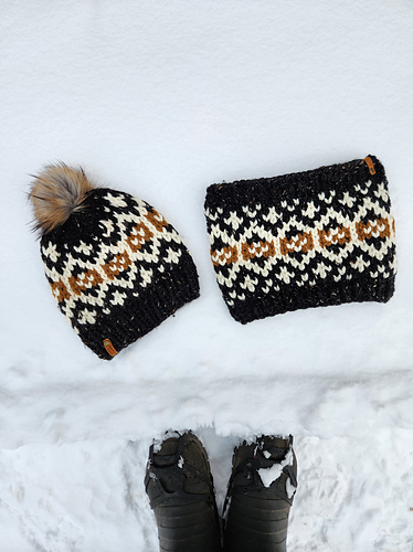 Ravelry: Magnetic Rock Hat pattern by Jamie Rex