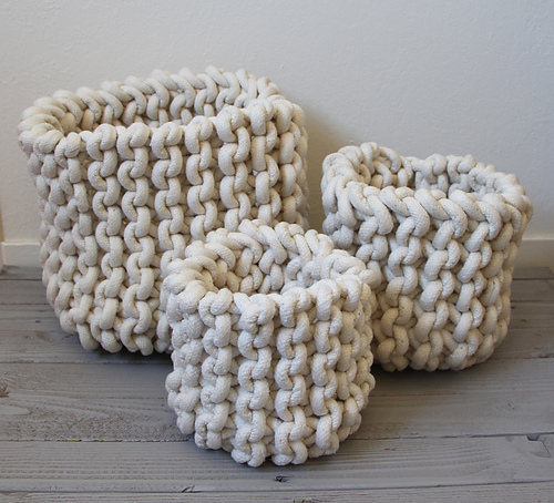 Ravelry: Chunky knit rope basket pattern by Cara Corey