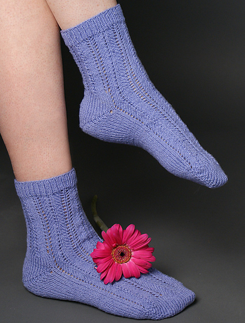 Ravelry: Toe-up Chevron Socks in elann Esprit pattern by Debbi Young