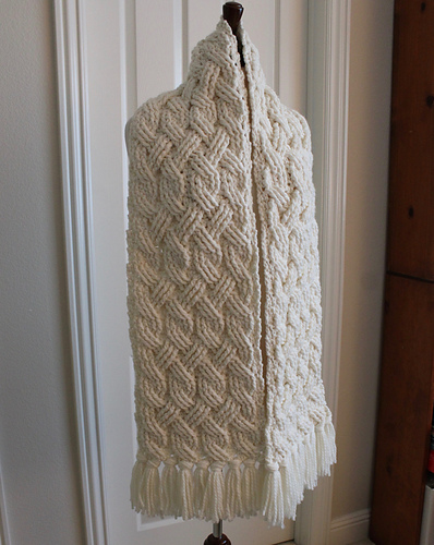 Ravelry: Super Celtic Scarf pattern by Noelle Stiles