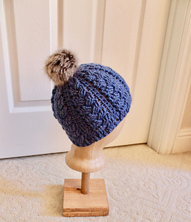 Ravelry: Cobblestone Cable Hat pattern by Noelle Stiles