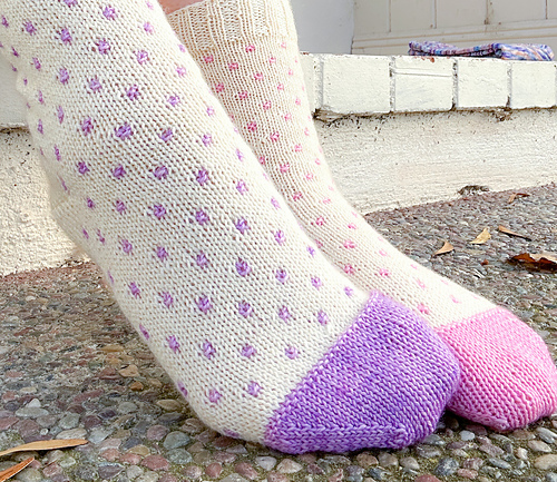 Ravelry: Cake Pop Socks pattern by Oakwood Knits