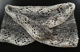 Ravelry: Diamond Moebius Cowl pattern by Shirle Bedient