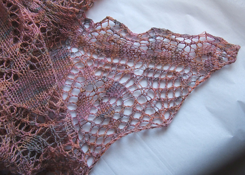 Ravelry: lutea shawl pattern by Lori Law