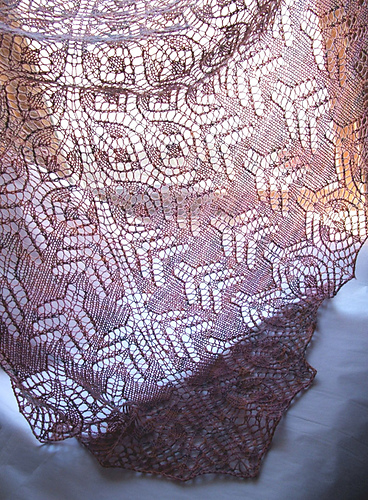 Ravelry: lutea shawl pattern by Lori Law