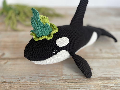 Ravelry: Kalla the Orca Whale Amigurumi pattern by Lindsey Roe