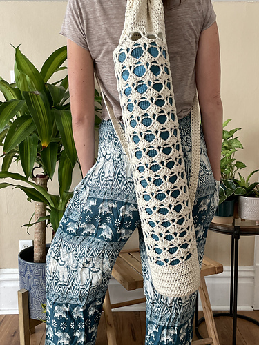 Ravelry: Ananda Yoga Mat Bag pattern by Lindsey Roe