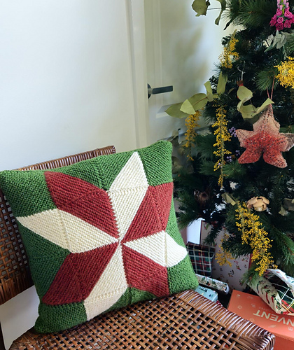 Ravelry: Stella Quilt Cushion pattern by Laura Penrose